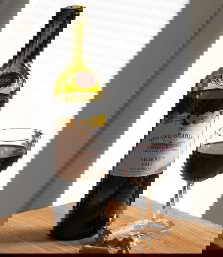 What types of wine is the Barossa Valley known for?